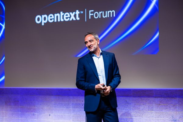 OpenText amplía su oferta y define su visión de la IA.